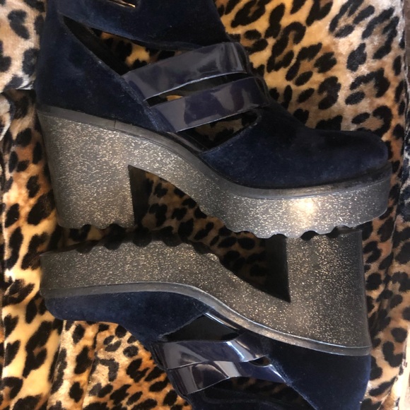 Topshop | Shoes | Topshop Blue Velvet 4 Platform Shoe Gold Glitter ...